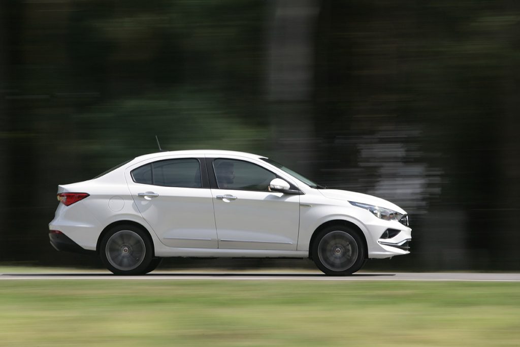 Fiat Cronos Precision Premium 1.8 MT | Auto Test