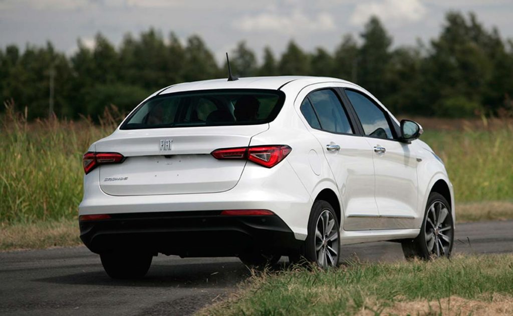 Fiat Cronos Precision 1.8 MT Test Drive