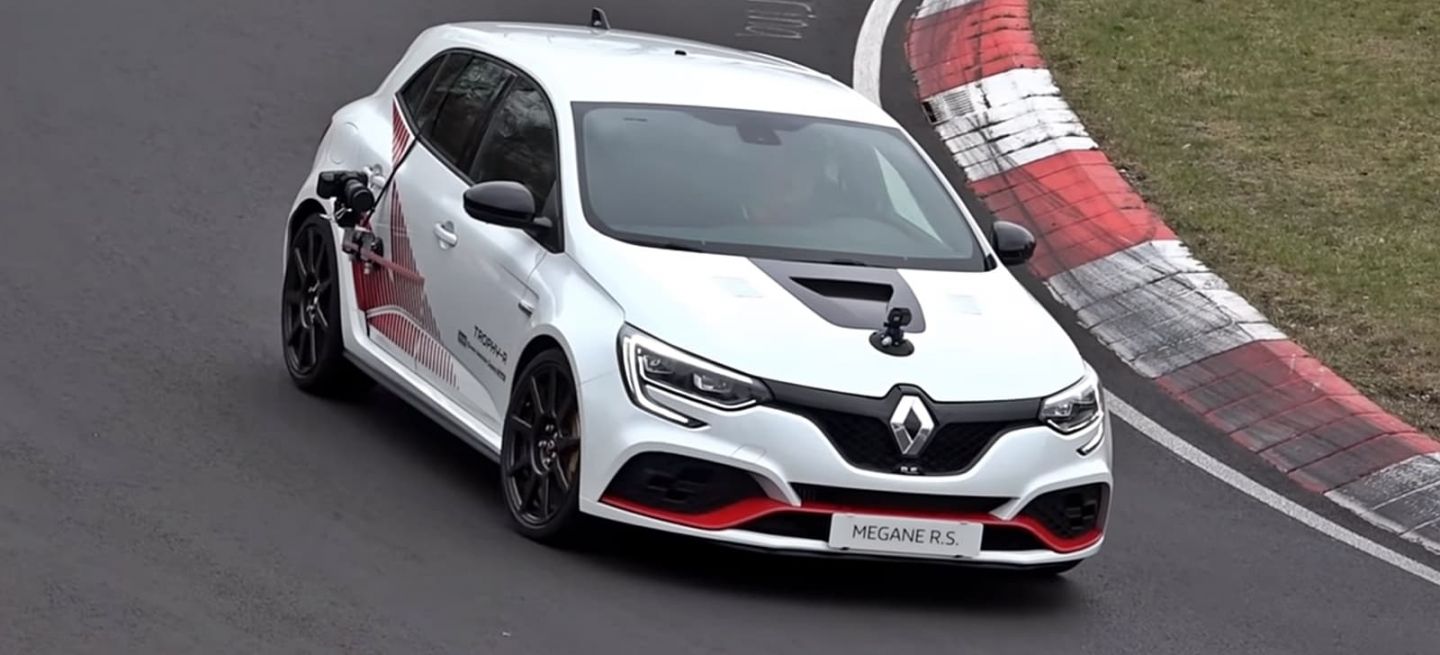 Un Megane RS Trophy-R girando en Nürburgring