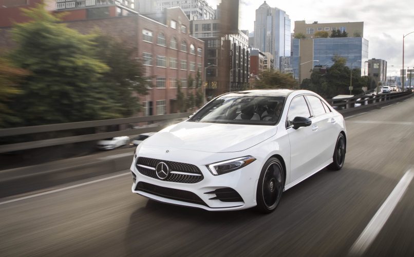 Mercedes-Benz presenta su primer sedán compacto