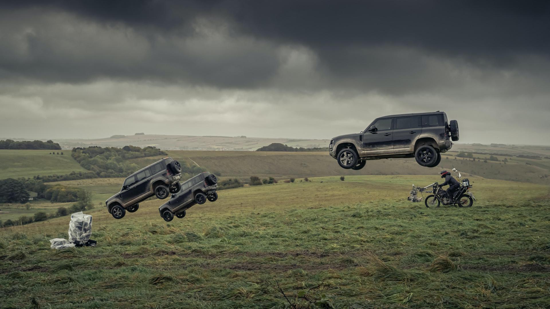 (Video) Por los aires: así promociona Land Rover la nueva Defender