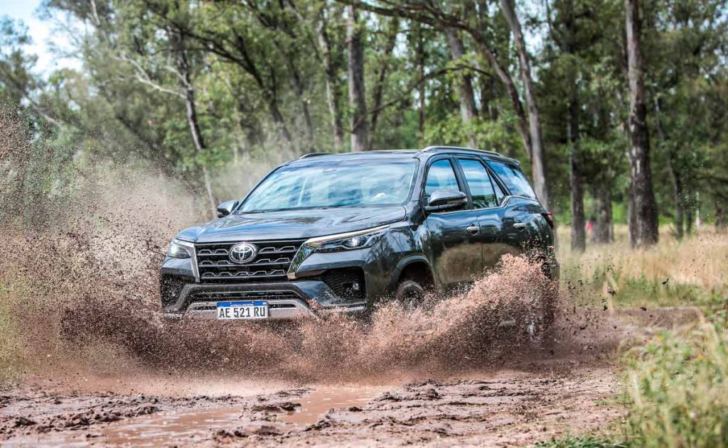 Toyota SW4 SRX 4x4 Test Drive