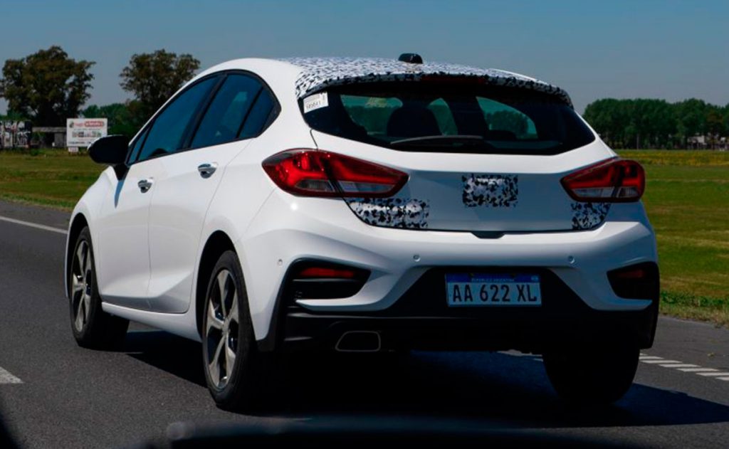 Oficial: Chevrolet prueba el nuevo Cruze RS que llegará a la Argentina ...