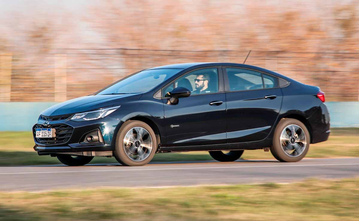 Los mejores sedanes para viajar en familia: consumos y equipamiento ...