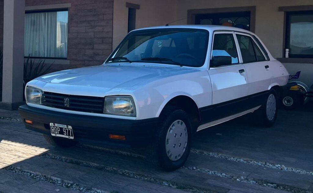 ¡Inmaculado! Un Peugeot 504 0km en Argentina: conocé en qué estado se ...