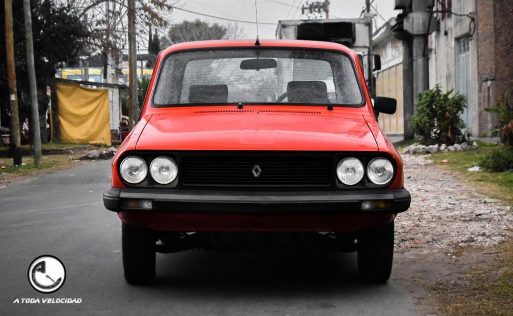 La historia del Renault 12 0 kilómetro que estuvo parado más de 30 años ...