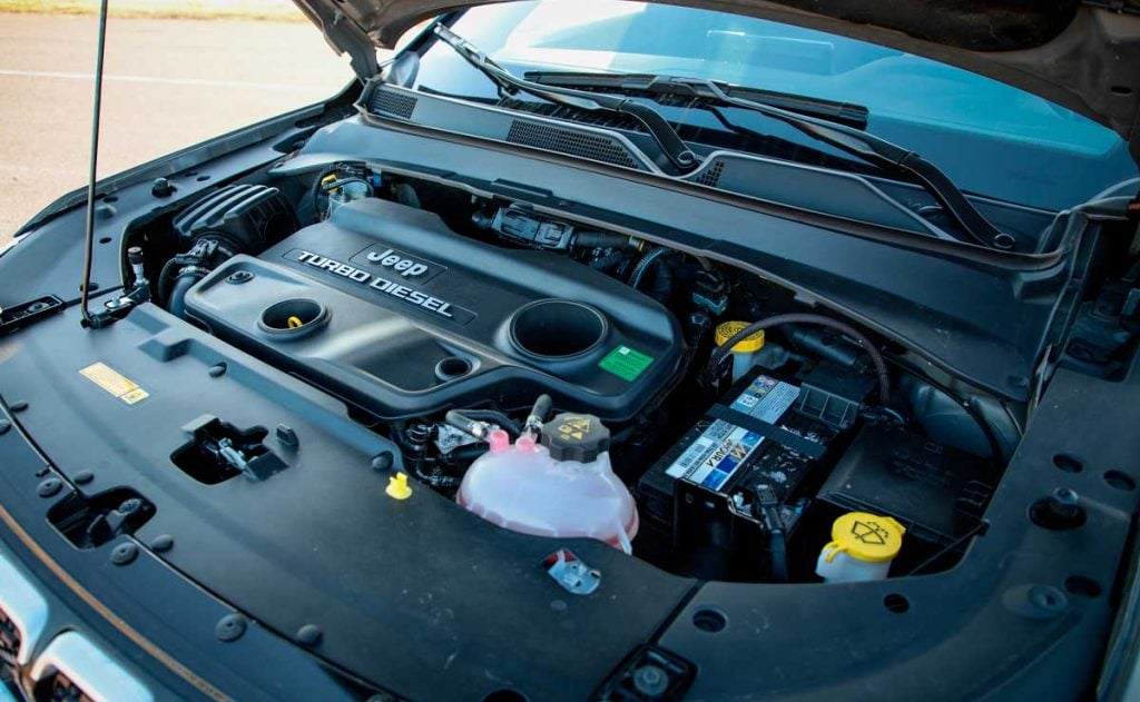 Test Drive Jeep Commander Overland | Auto Test