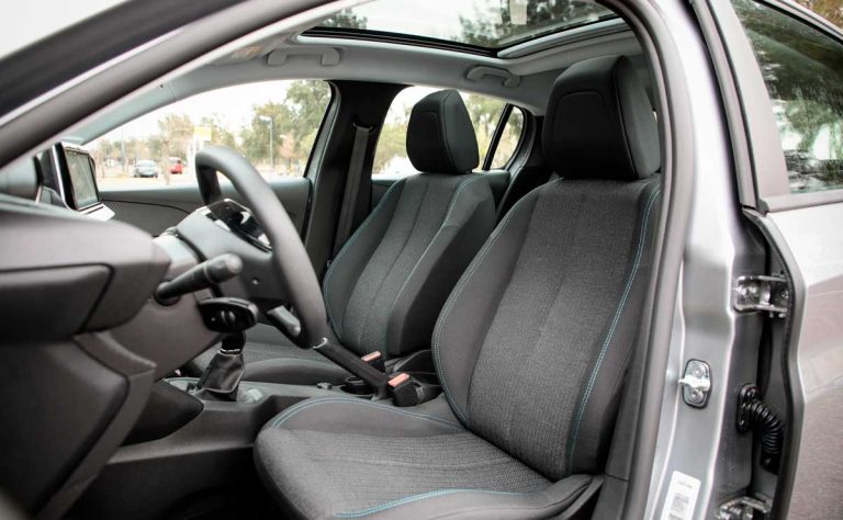Test Drive Peugeot 208 Style | Auto Test