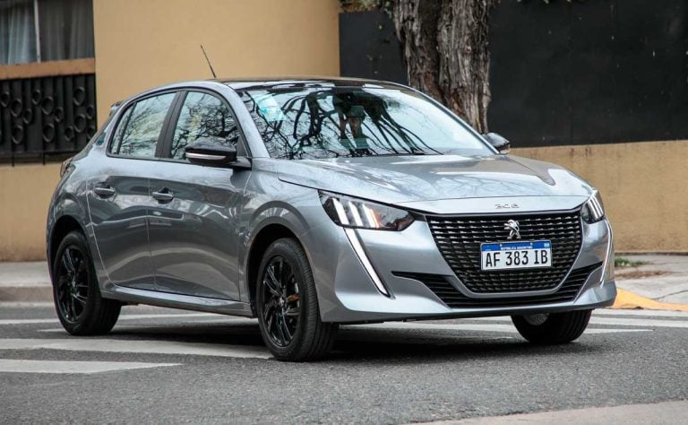 Test Drive Peugeot 208 Style | Auto Test