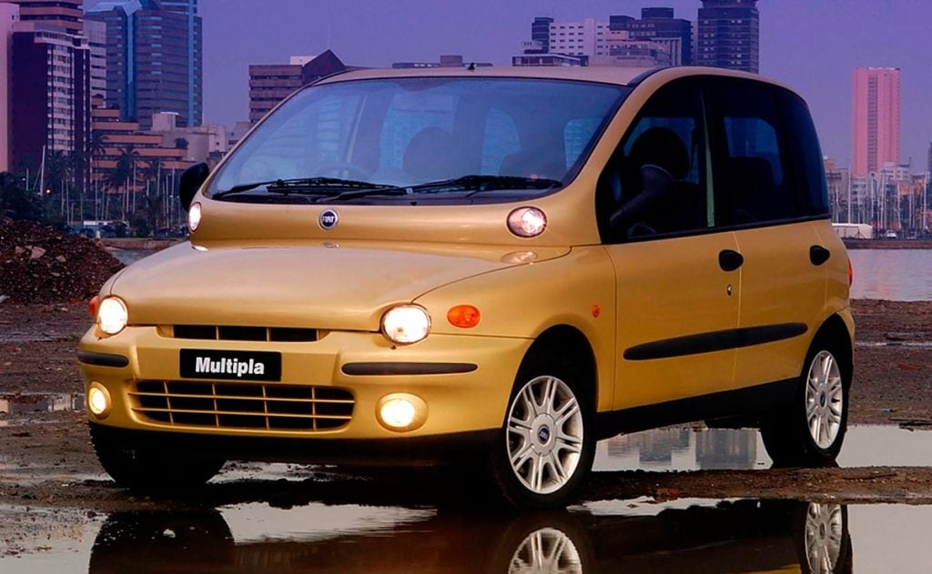 ¿Vuelve el auto más feo del mundo convertido en SUV?