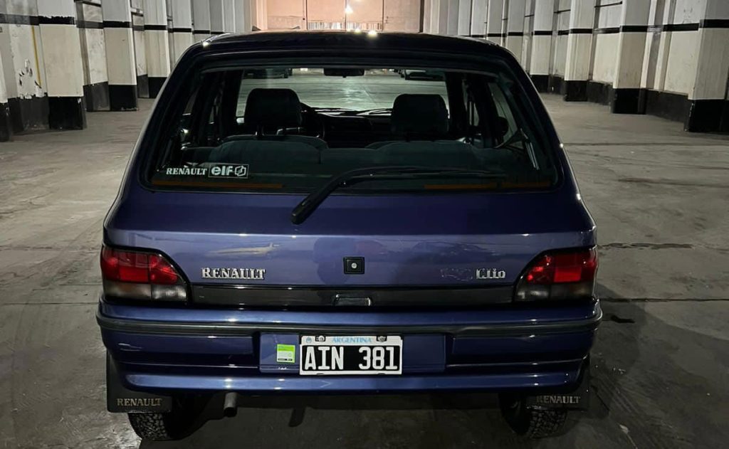 El Renault Clio que llegó a la Argentina desde Europa: se vende una ...