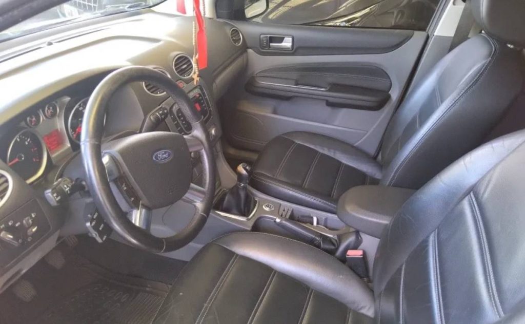 ¿El Focus más buscado? Es full, tiene 15 años y menos de 30.000 ...