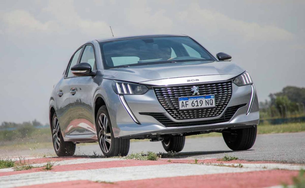 Test Drive Peugeot 208 Road Trip | Auto Test