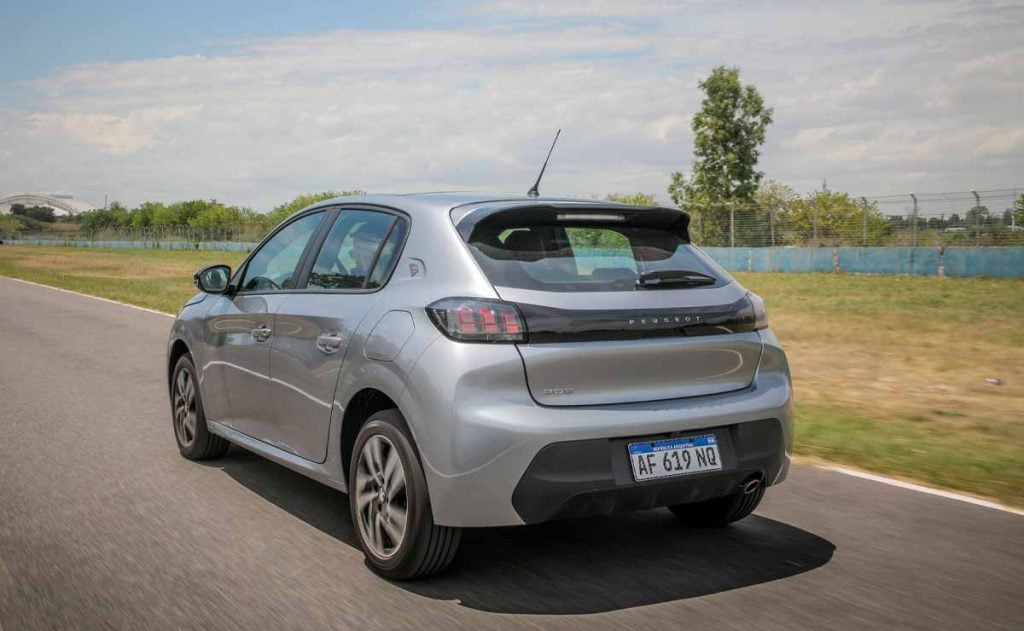 Test Drive Peugeot 208 Road Trip | Auto Test
