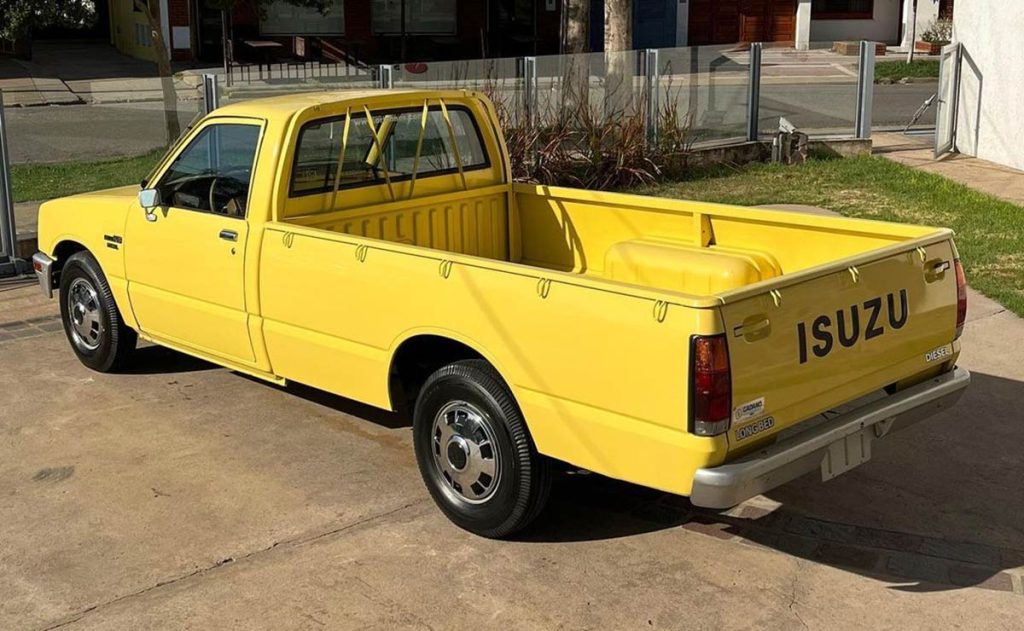 La pick up que competía contra Hilux en los 80: se vende una unidad única ¡0km!