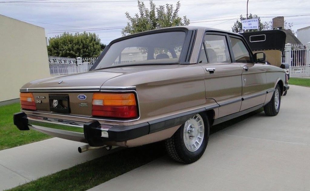 Símbolo de los 90: la historia del último Ford Falcon taxi de Buenos Aires