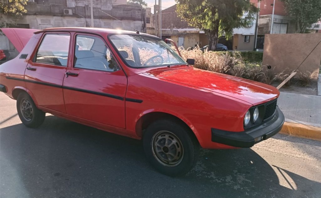 La “reliquia del abuelo”: se vende un Renault 12 0km que estuvo ...