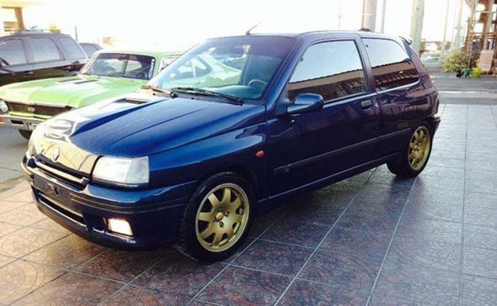 Más de 10 años en un galpón: la historia del Renault Clio Williams que ...