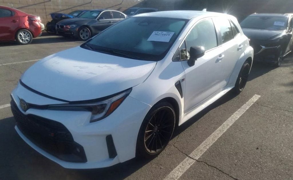 ¡Dolor de ojos! Un Toyota GR Corolla chocado con menos de 1.000 km: así ...