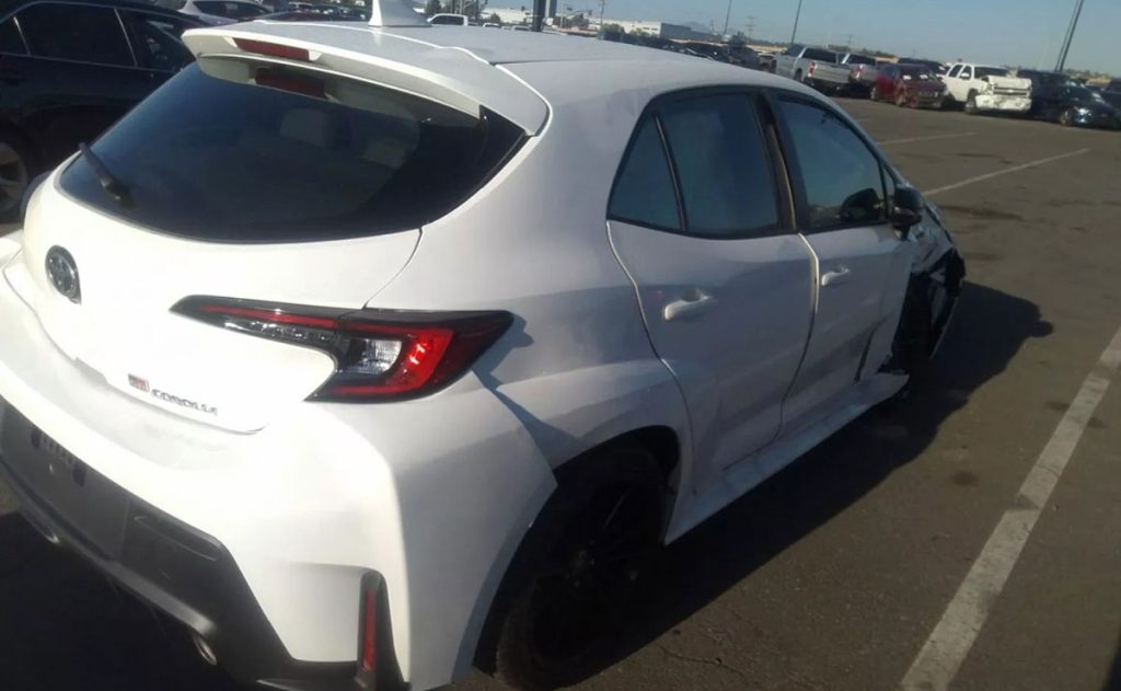 ¡Dolor de ojos! Un Toyota GR Corolla chocado con menos de 1.000 km: así ...
