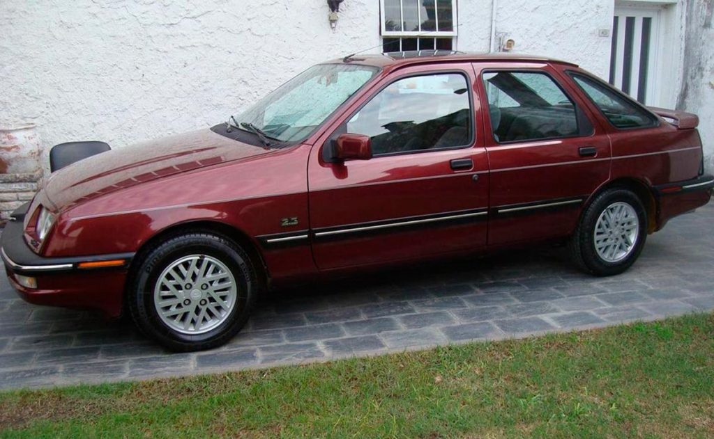 Ford Sierra Ghia SX: las fotos de una unidad impecable con 32.000 km reales