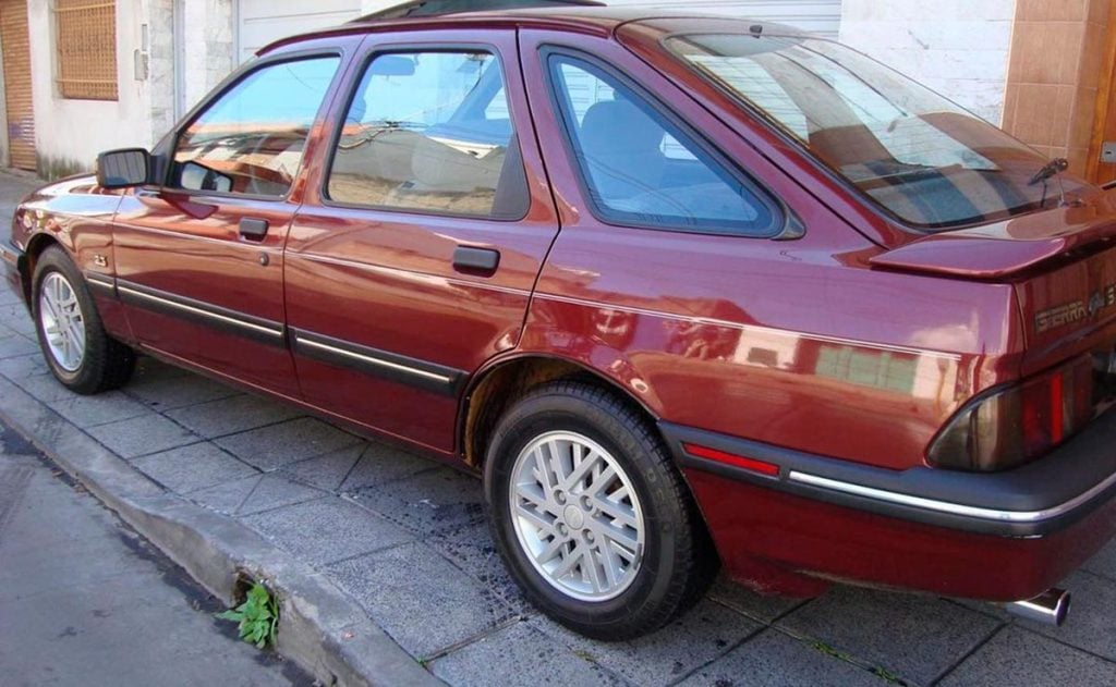 Ford Sierra Ghia SX: las fotos de una unidad impecable con 32.000 km reales