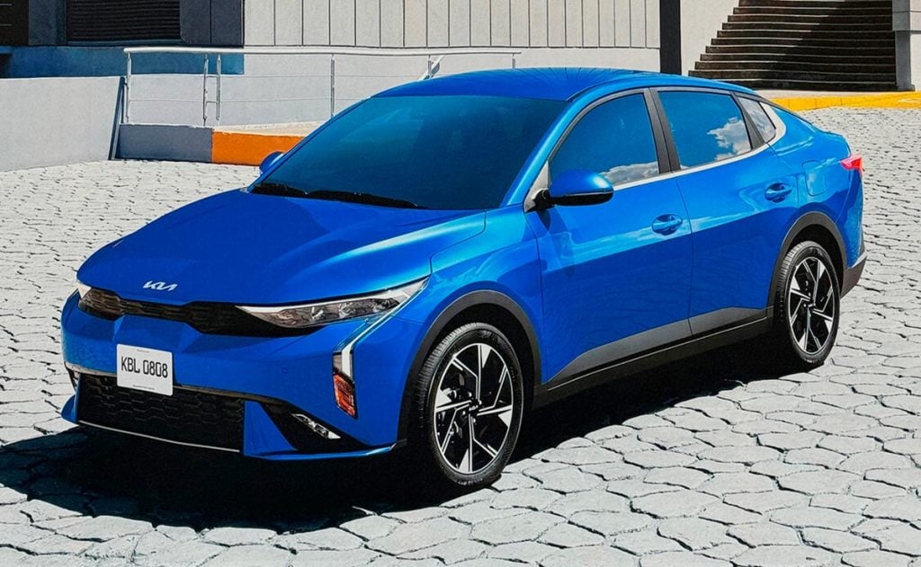 Kia K3: fotos, equipamiento y versiones del inédito sedán