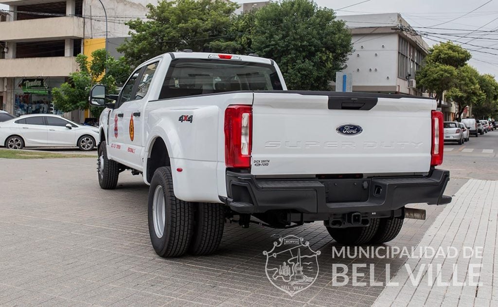 La Ford F-350 que será modificada para combatir incendios: en qué se ...