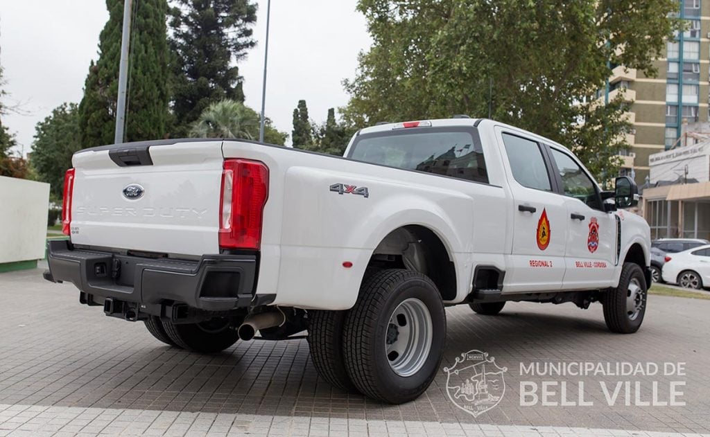 La Ford F-350 que será modificada para combatir incendios: en qué se ...
