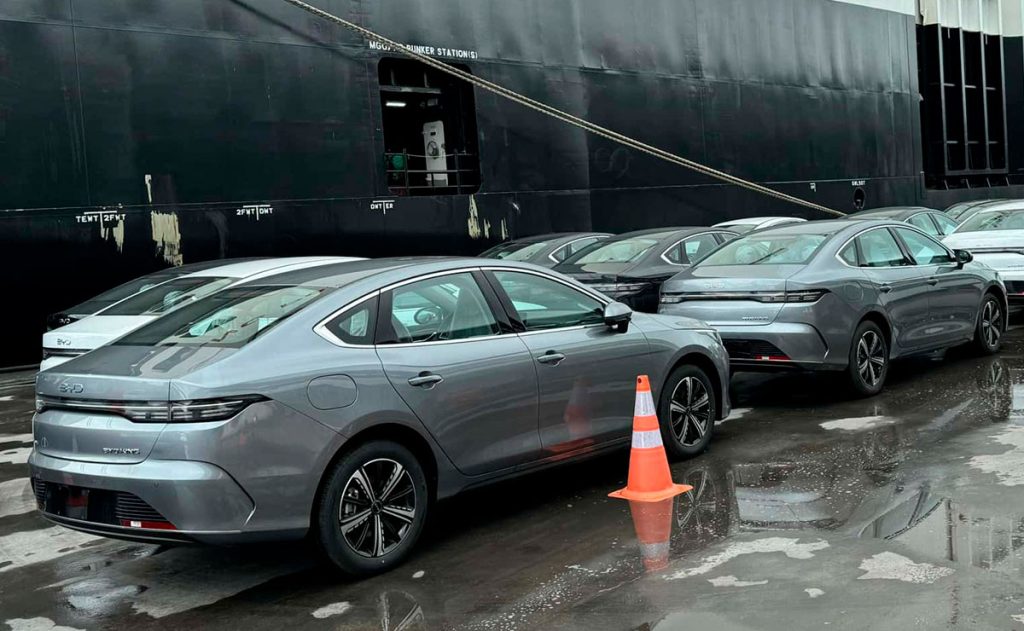 Llega un inédito sedán para complicar a Toyota y Volkswagen con su ...