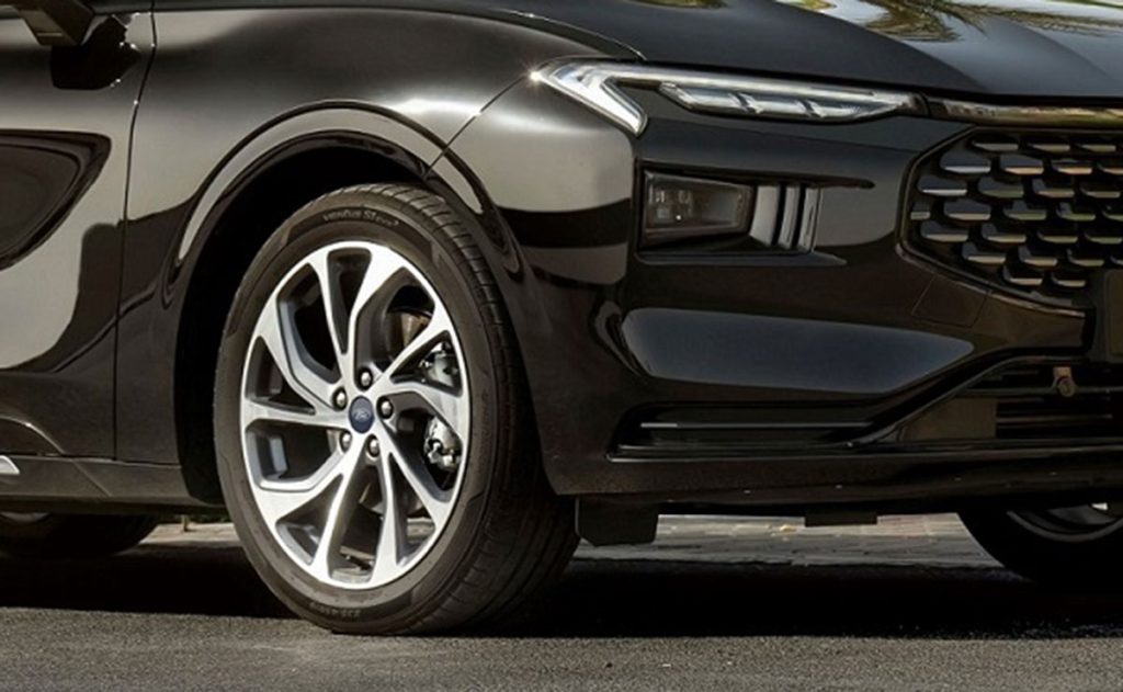 El sedán de Ford que resiste al avance de los SUV y las pick ups: cómo ...