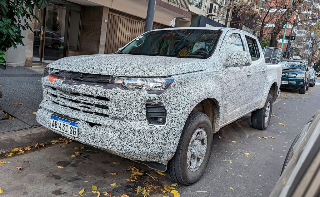 Chevrolet prueba la versión base de su nueva pick up: ¿cuándo llega?