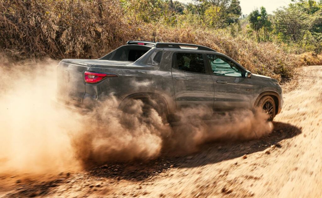 Motor turbo y equipamiento full: la nueva versión de la pick up que ...