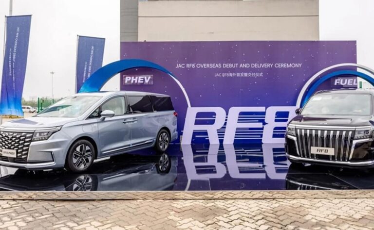 Esta nueva minivan china compite contra Toyota y quiere revolucionar su ...