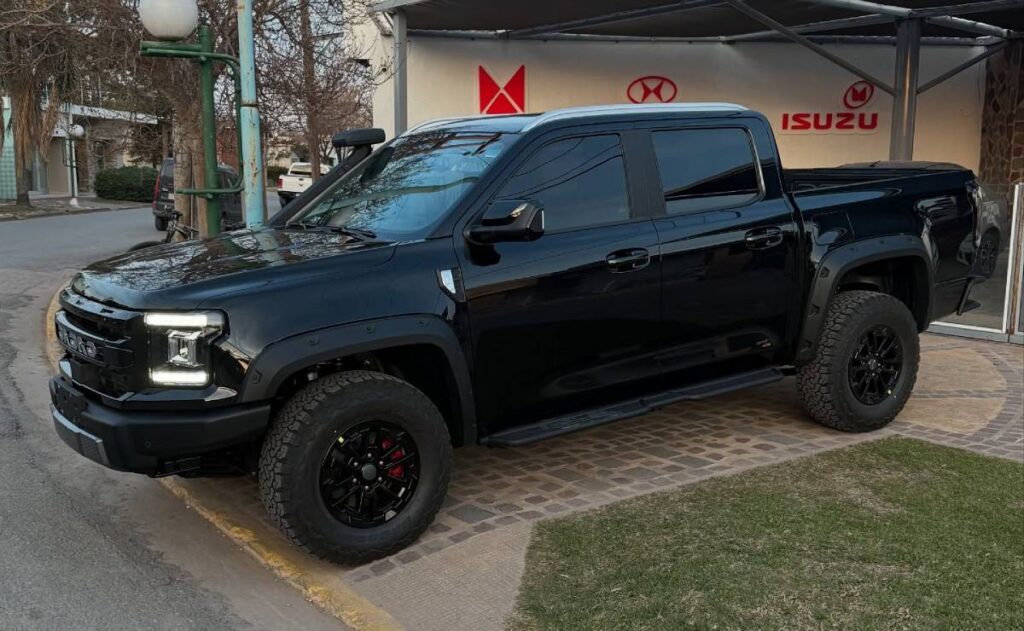 Más barata y potente que Hilux y Ranger: la nueva pick up china para ...