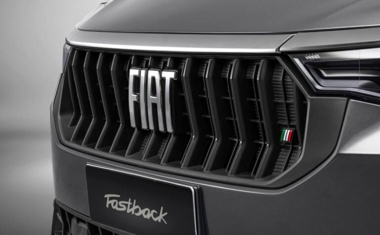 Se presentó el nuevo Fiat Fastback: todos los cambios y precios del SUV